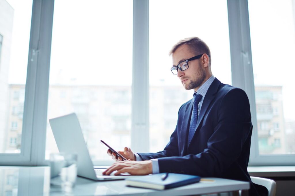 7 Core Responsibilities in a Finance Manager Job Description